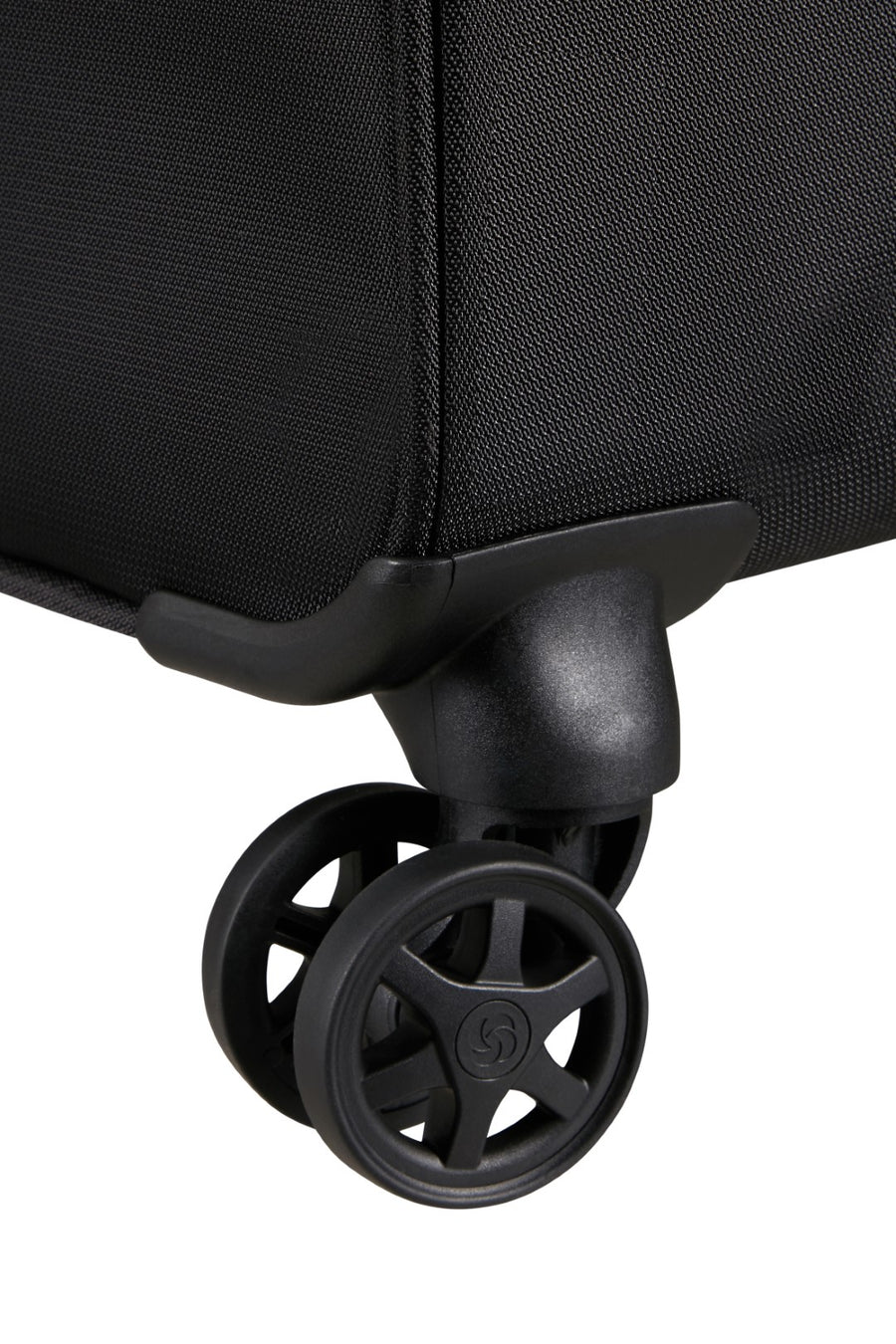 Samsonite Base Breeze 67cm 4-Wheel Medium Expandable Suitcase | Go Places